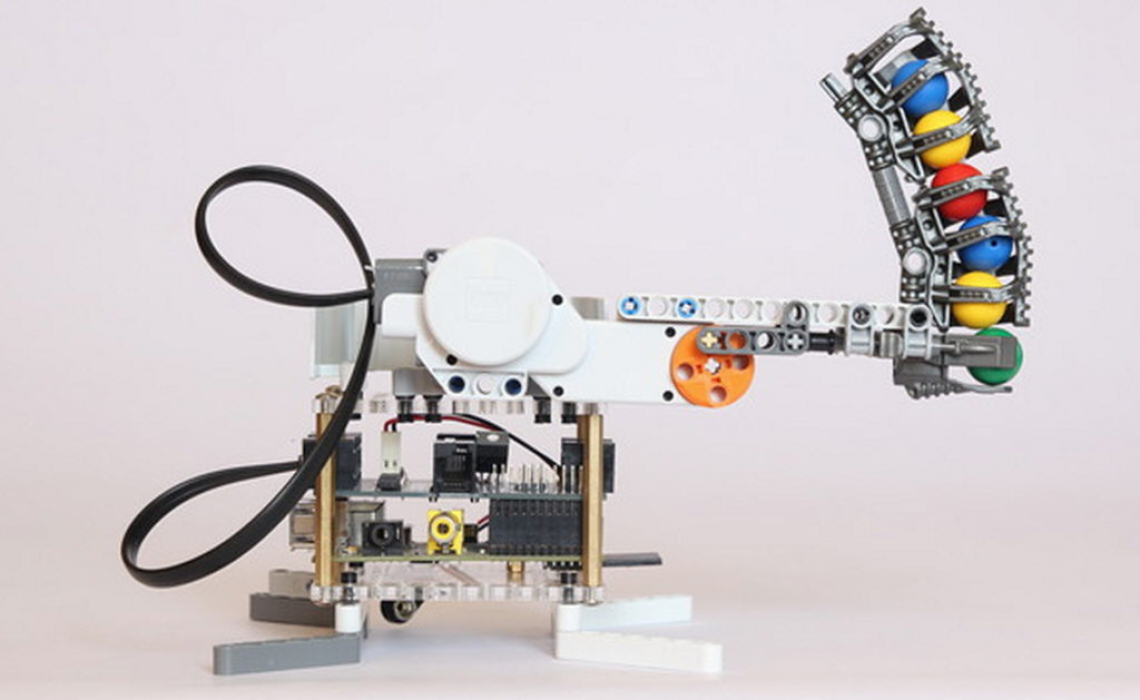 BrickPi, robots LEGO Mindstorms con Raspberry Pi – Ospherica